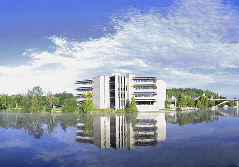 Trent Univeristy Bata Library - THE HIDI GROUP